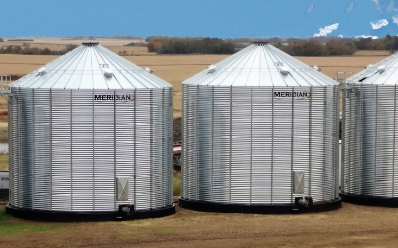 Meridian Flat Bottom Bins | Flaman Agriculture