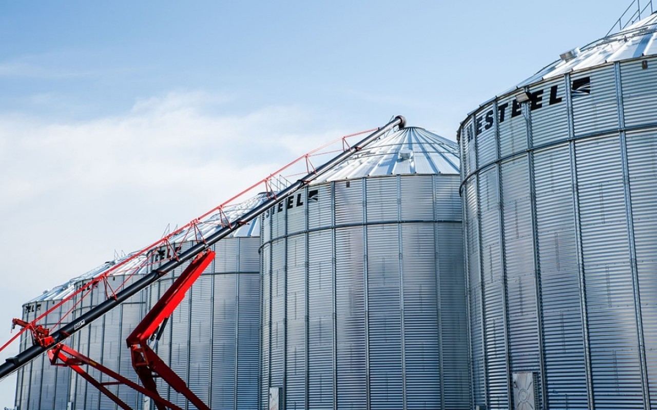 AGI X2 Series Swing Auger | Grain Handling | Flaman Agriculture