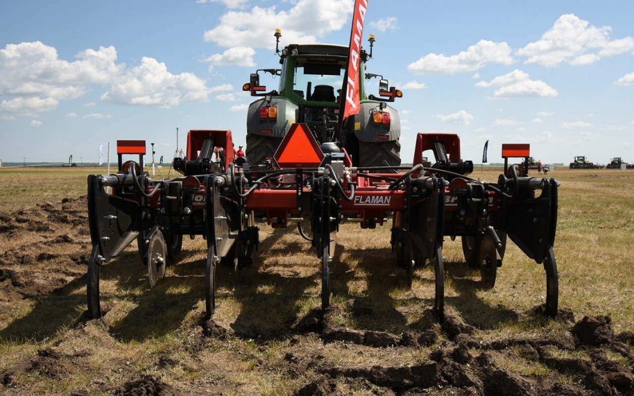 Brillion Disc Ripper | Farm Implements | Flaman Agriculture