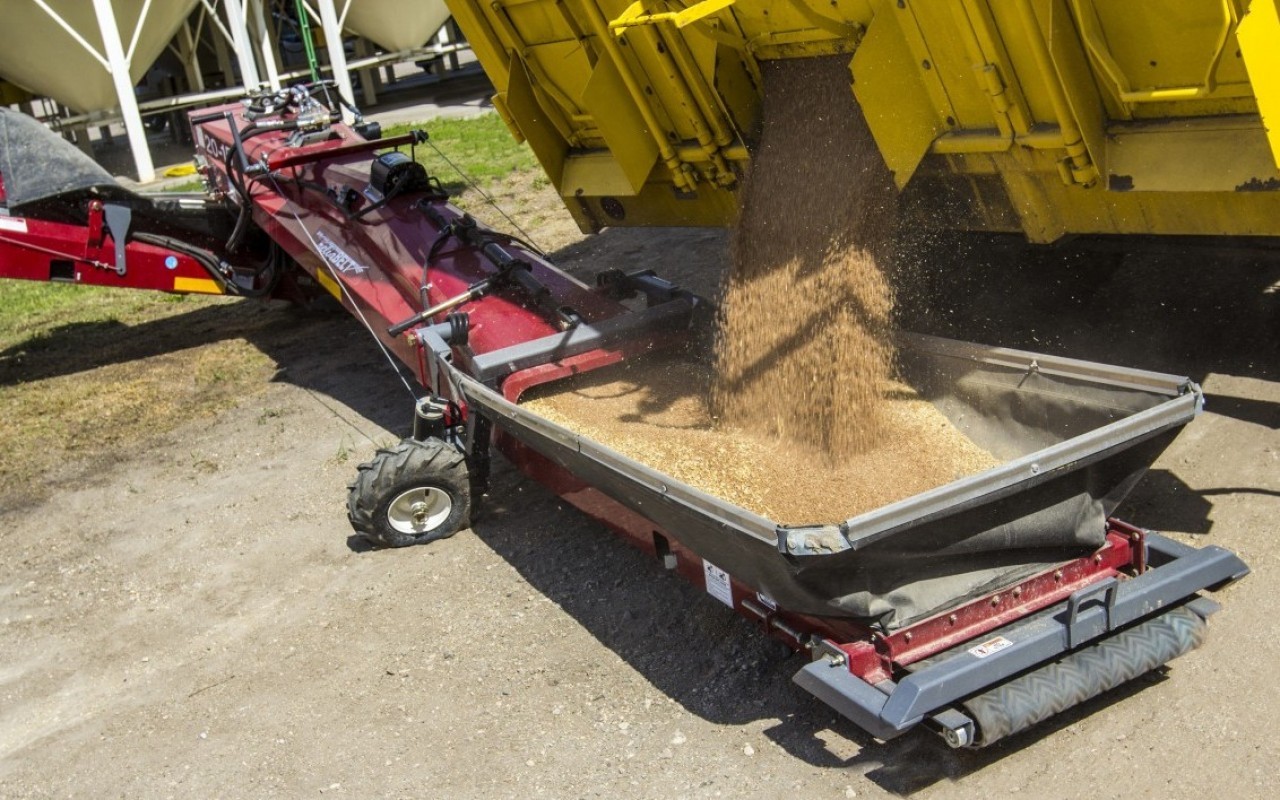 Meridian Reliabelt Swing Conveyor | Grain Handling | Flaman Agriculture